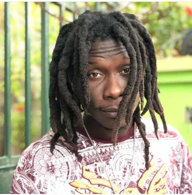 Blaze One annonce un nouveau clip. - UNI fm 102.7